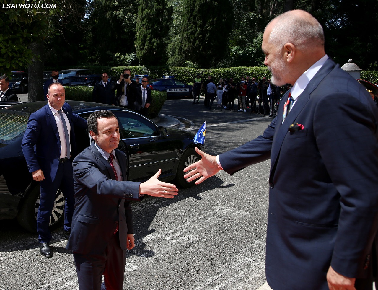 Ramën dhe Kurtin i bashkon Londra - N'XHIRO ME SYÇIN