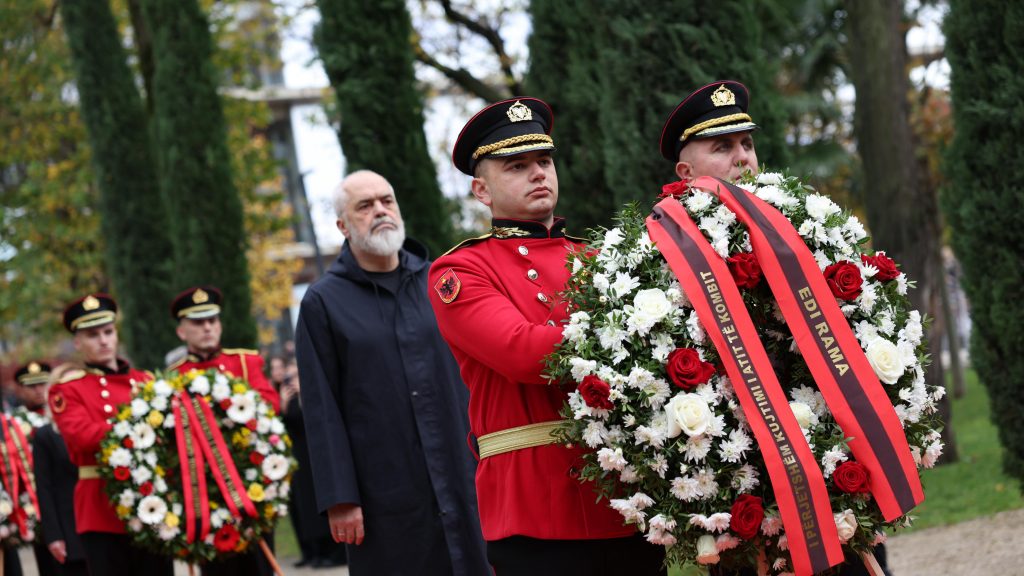 113-vjetori i Pavarësisë, ceremonia e ngritjes së flamurit në Vlorë - N ...